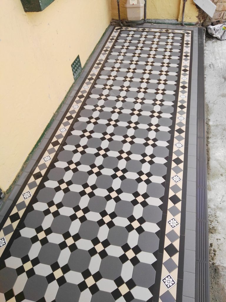 Tessellated Pattern 25 - Renditions Tiles